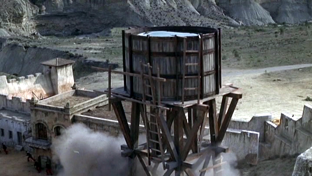 El Condor - Water Tower